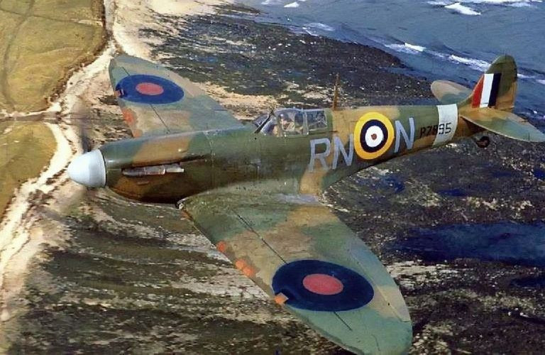 SPITFIRE VE FOTOGRAFII – Modelářovo.cz