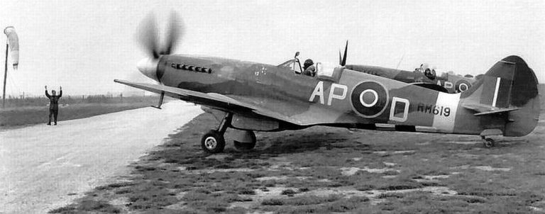 SPITFIRE VE FOTOGRAFII – Modelářovo.cz