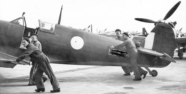 SPITFIRE VE FOTOGRAFII – Modelářovo.cz